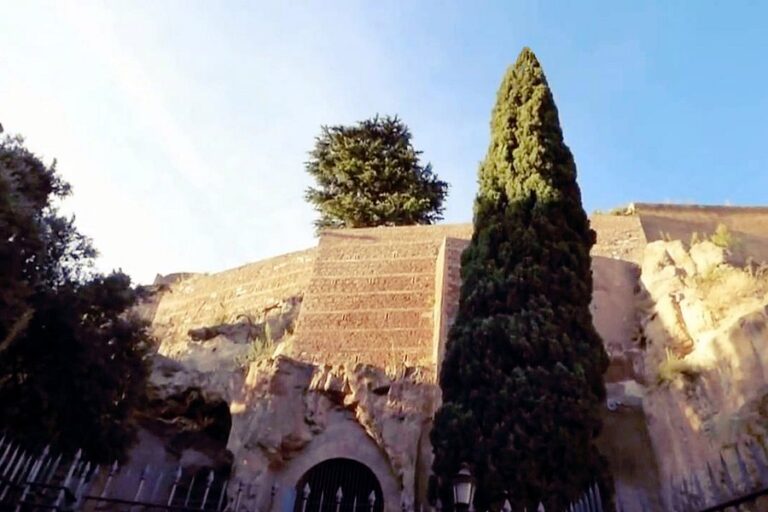 Il tradimento di Tarpeia e la rupe che porta il suo nome